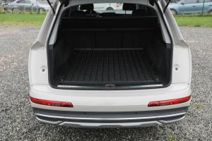 Pelēks Audi Q7 2021 Rīga, ar dzinēja tilpumu 3.00 L un nobraukumu 100 tūkst. km par 29750 €, foto 12 vietnē AUTOMOTO.COM.LV