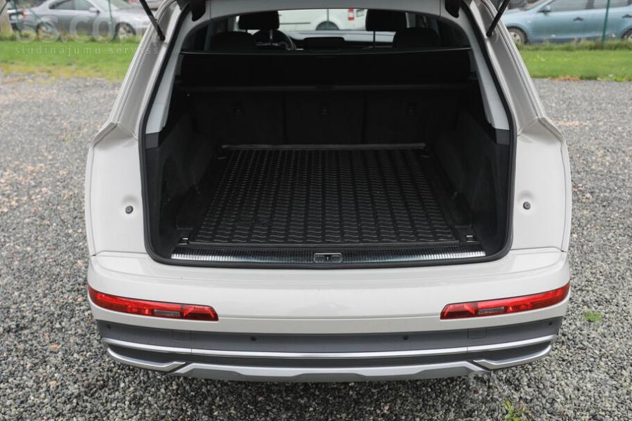 Pelēks Audi Q7 2021 Rīga, ar dzinēja tilpumu 3.00 L un nobraukumu 100 tūkst. km par 29750 €, foto 12 vietnē AUTOMOTO.COM.LV