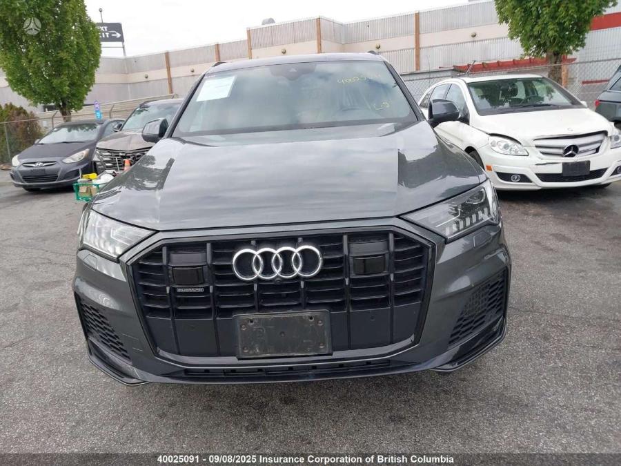 Grey Audi Q7 2022 in Alytus, with an engine capacity of 3.00 L and mileage of 54 thousand km for 35900 €, photo 1 on AUTOMOTO.COM.LV