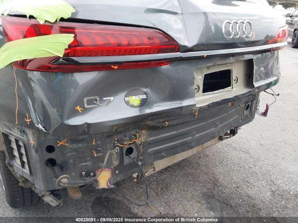 Grey Audi Q7 2022 in Alytus, with an engine capacity of 3.00 L and mileage of 54 thousand km for 35900 €, photo 11 on AUTOMOTO.COM.LV