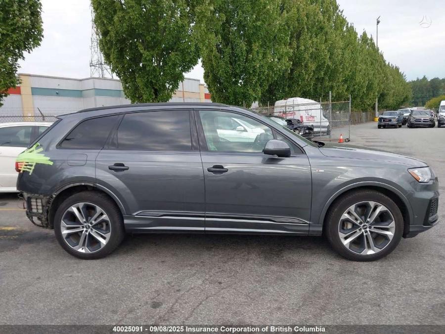 Grey Audi Q7 2022 in Alytus, with an engine capacity of 3.00 L and mileage of 54 thousand km for 35900 €, photo 12 on AUTOMOTO.COM.LV