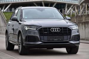 Grey Audi Q7 2022 in Vilnius, with an engine capacity of 2.97 L and mileage of 82 thousand km for 39300 €, photo  on AUTOMOTO.COM.LV
