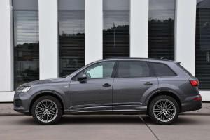 Pelēks Audi Q7 2022 Viļņa, ar dzinēja tilpumu 2.97 L un nobraukumu 82 tūkst. km par 39300 €, foto 24 vietnē AUTOMOTO.COM.LV