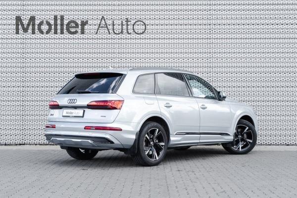 Grey Audi Q7 2022 in Marupe, with an engine capacity of 3.00 L and mileage of 61 thousand km for 35650 €, photo 4 on AUTOMOTO.COM.LV