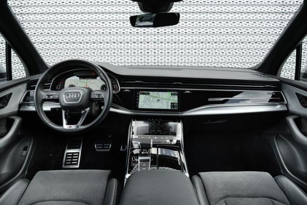 Grey Audi Q7 2022 in Marupe, with an engine capacity of 3.00 L and mileage of 61 thousand km for 35650 €, photo 6 on AUTOMOTO.COM.LV