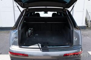Grey Audi Q7 2022 in Riga, with an engine capacity of 3.00 L and mileage of 79 thousand km for 39950 €, photo 17 on AUTOMOTO.COM.LV