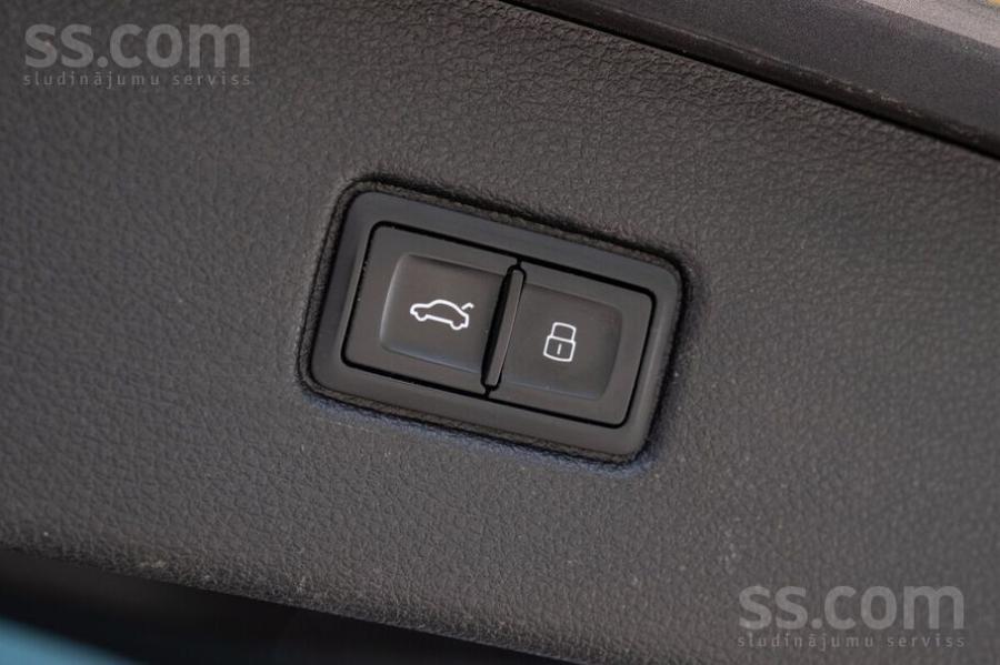 Grey Audi Q7 2022 in Riga, with an engine capacity of 3.00 L and mileage of 79 thousand km for 39950 €, photo 18 on AUTOMOTO.COM.LV