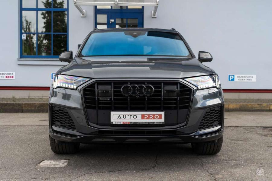 Grey Audi Q7 2022 in Vilnius, with an engine capacity of 3.00 L and mileage of 100 thousand km for 60000 €, photo 7 on AUTOMOTO.COM.LV