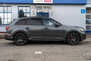 Grey Audi Q7 2022 in Vilnius, with an engine capacity of 3.00 L and mileage of 100 thousand km for 60000 €, photo 10 on AUTOMOTO.COM.LV