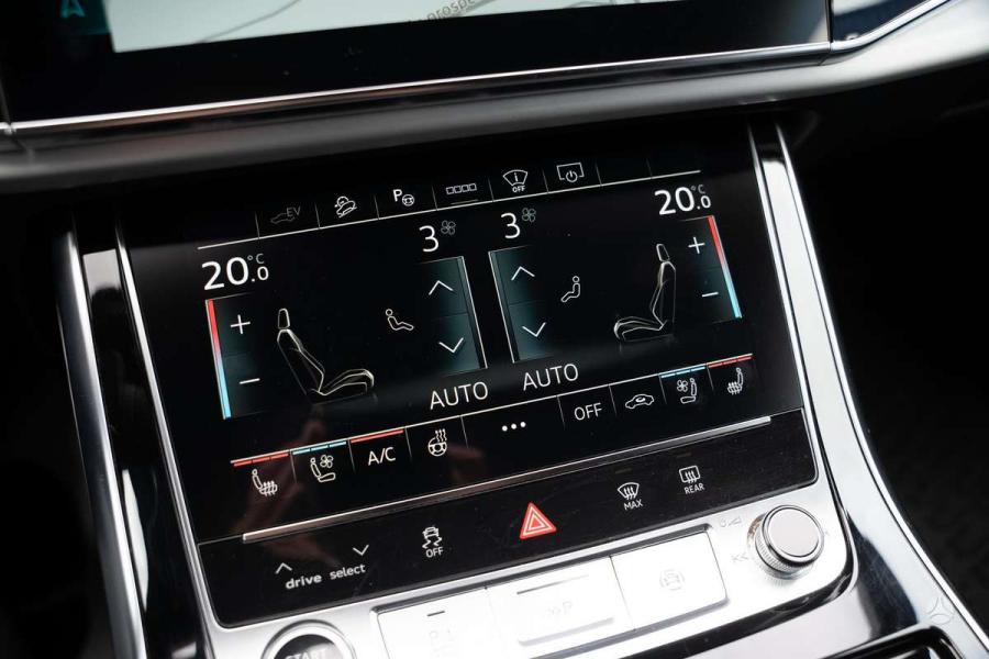 Grey Audi Q7 2022 in Vilnius, with an engine capacity of 3.00 L and mileage of 100 thousand km for 60000 €, photo 15 on AUTOMOTO.COM.LV