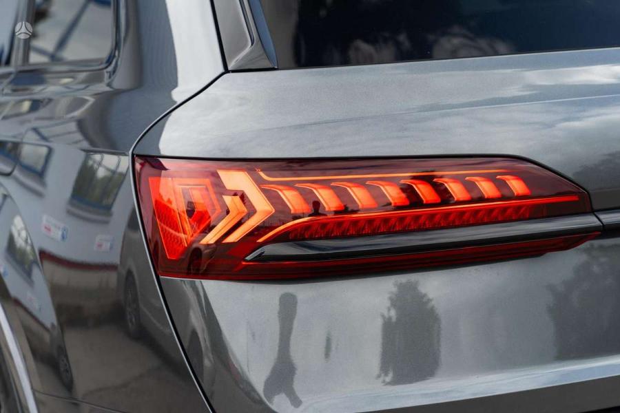 Grey Audi Q7 2022 in Vilnius, with an engine capacity of 3.00 L and mileage of 100 thousand km for 60000 €, photo 21 on AUTOMOTO.COM.LV