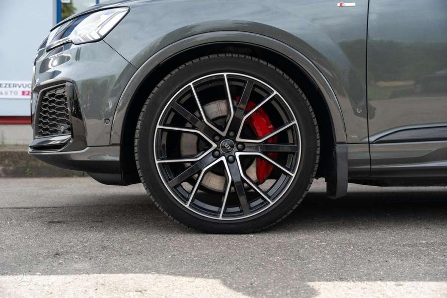 Grey Audi Q7 2022 in Vilnius, with an engine capacity of 3.00 L and mileage of 100 thousand km for 60000 €, photo 22 on AUTOMOTO.COM.LV