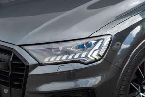 Grey Audi Q7 2022 in Vilnius, with an engine capacity of 3.00 L and mileage of 100 thousand km for 60000 €, photo 33 on AUTOMOTO.COM.LV