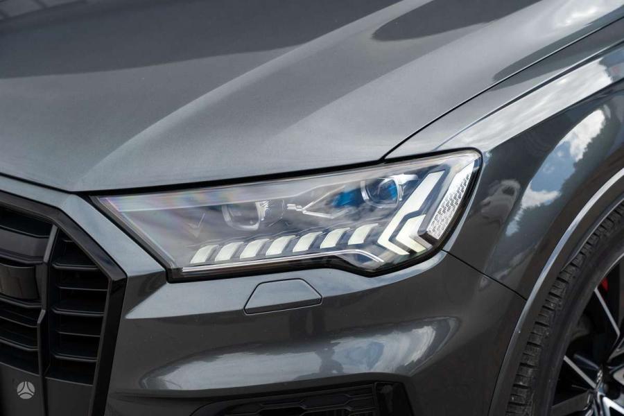 Grey Audi Q7 2022 in Vilnius, with an engine capacity of 3.00 L and mileage of 100 thousand km for 60000 €, photo 33 on AUTOMOTO.COM.LV