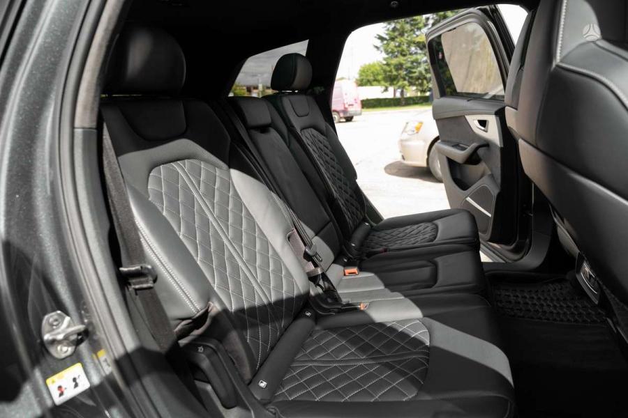 Grey Audi Q7 2022 in Vilnius, with an engine capacity of 3.00 L and mileage of 100 thousand km for 60000 €, photo 38 on AUTOMOTO.COM.LV