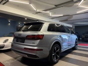 Grey Audi Q7 2022 in Riga, with an engine capacity of 3.00 L and mileage of 61 thousand km for 41490 €, photo 5 on AUTOMOTO.COM.LV