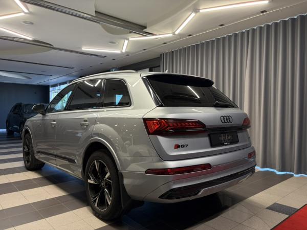 Grey Audi Q7 2022 in Riga, with an engine capacity of 3.00 L and mileage of 61 thousand km for 41490 €, photo 6 on AUTOMOTO.COM.LV