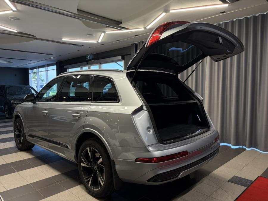 Grey Audi Q7 2022 in Riga, with an engine capacity of 3.00 L and mileage of 61 thousand km for 41490 €, photo 27 on AUTOMOTO.COM.LV