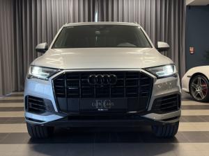 Grey Audi Q7 2022 in Riga, with an engine capacity of 3.00 L and mileage of 61 thousand km for 41490 €, photo 35 on AUTOMOTO.COM.LV