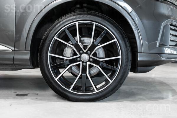 Grey Audi Q7 2022 in Riga, with an engine capacity of 3.00 L and mileage of 80 thousand km for 43000 €, photo 7 on AUTOMOTO.COM.LV