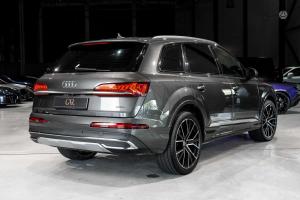 Pelēks Audi Q7 2022 Rīga, ar dzinēja tilpumu 2.97 L un nobraukumu 80 tūkst. km par 43000 €, foto 5 vietnē AUTOMOTO.COM.LV