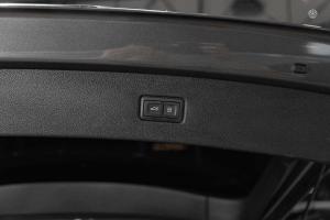 Pelēks Audi Q7 2022 Rīga, ar dzinēja tilpumu 2.97 L un nobraukumu 80 tūkst. km par 43000 €, foto 33 vietnē AUTOMOTO.COM.LV