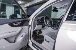 Grey Audi Q7 2023 in Kaunas, with an engine capacity of 2.97 L and mileage of 35 thousand km for 48950 €, photo 37 on AUTOMOTO.COM.LV
