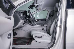 Grey Audi Q7 2023 in Kaunas, with an engine capacity of 2.97 L and mileage of 35 thousand km for 48950 €, photo 39 on AUTOMOTO.COM.LV