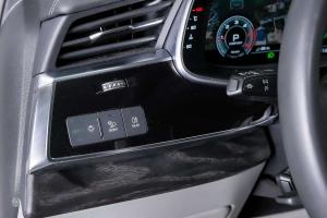 Grey Audi Q7 2023 in Kaunas, with an engine capacity of 2.97 L and mileage of 35 thousand km for 48950 €, photo 50 on AUTOMOTO.COM.LV