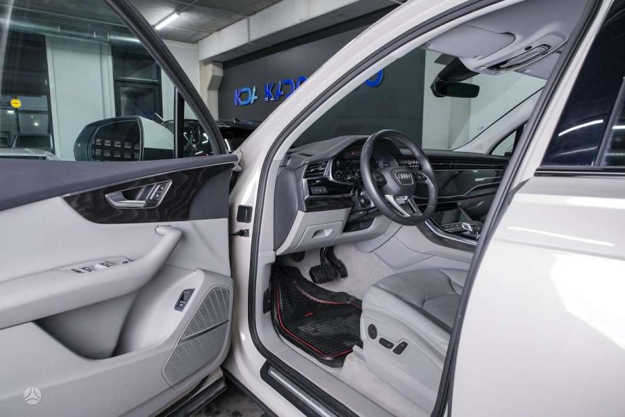 Grey Audi Q7 2023 in Kaunas, with an engine capacity of 2.97 L and mileage of 35 thousand km for 48950 €, photo 38 on AUTOMOTO.COM.LV