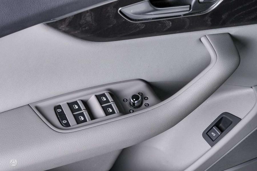 Grey Audi Q7 2023 in Kaunas, with an engine capacity of 2.97 L and mileage of 35 thousand km for 48950 €, photo 51 on AUTOMOTO.COM.LV