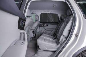 Grey Audi Q7 2023 in Kaunas, with an engine capacity of 2.97 L and mileage of 35 thousand km for 48950 €, photo 57 on AUTOMOTO.COM.LV