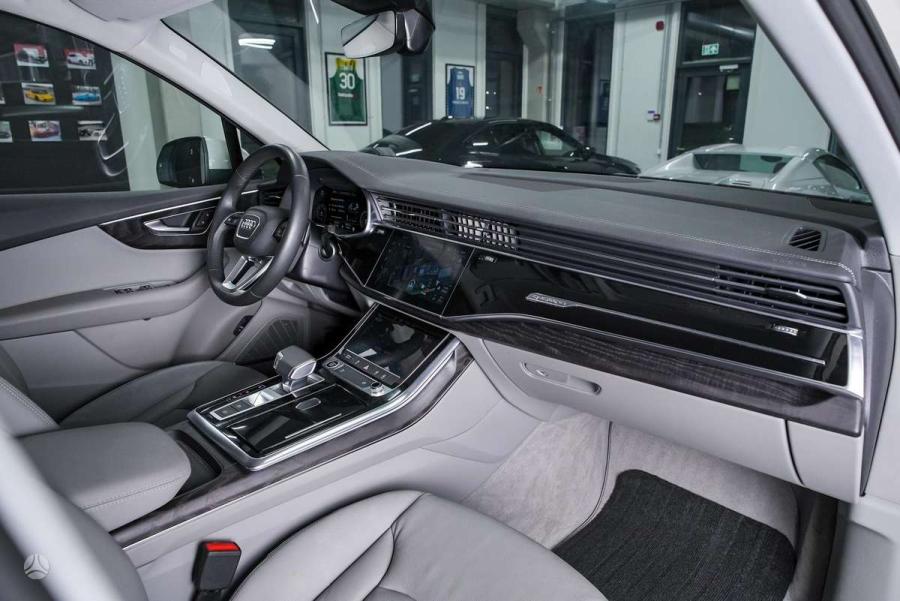 Grey Audi Q7 2023 in Kaunas, with an engine capacity of 2.97 L and mileage of 35 thousand km for 48950 €, photo 67 on AUTOMOTO.COM.LV