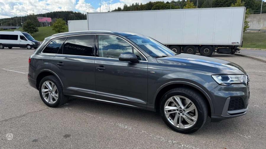Grey Audi Q7 2023 in Vilnius, with an engine capacity of 3.00 L and mileage of 109 thousand km for 46000 €, photo 7 on AUTOMOTO.COM.LV