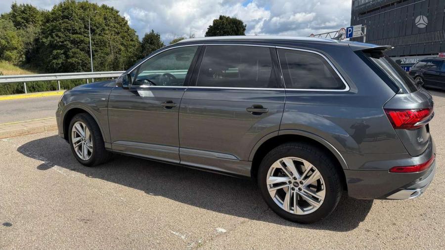 Grey Audi Q7 2023 in Vilnius, with an engine capacity of 3.00 L and mileage of 109 thousand km for 46000 €, photo 9 on AUTOMOTO.COM.LV