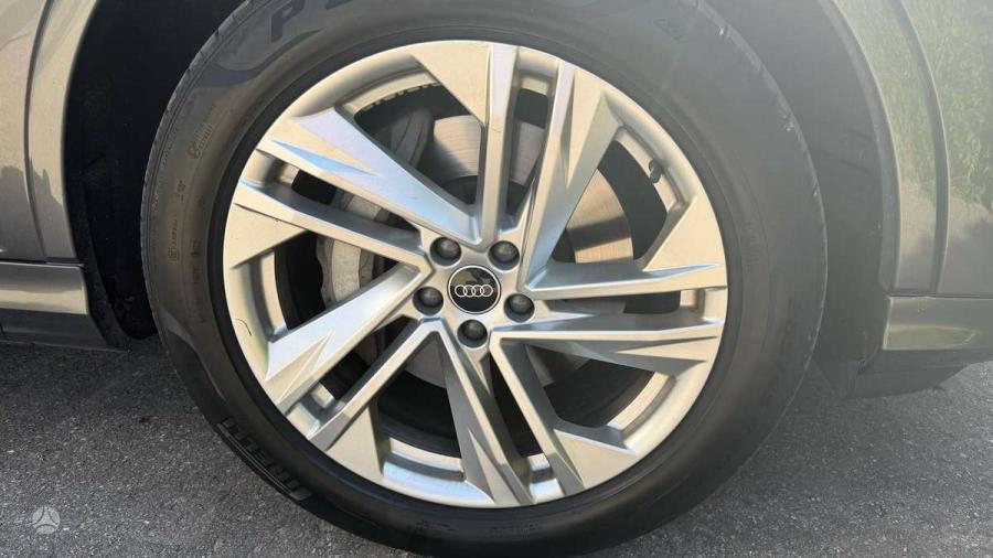 Grey Audi Q7 2023 in Vilnius, with an engine capacity of 3.00 L and mileage of 109 thousand km for 46000 €, photo 12 on AUTOMOTO.COM.LV