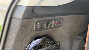 Grey Audi Q7 2023 in Vilnius, with an engine capacity of 3.00 L and mileage of 109 thousand km for 46000 €, photo 17 on AUTOMOTO.COM.LV