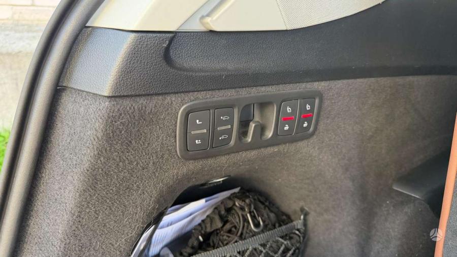 Grey Audi Q7 2023 in Vilnius, with an engine capacity of 3.00 L and mileage of 109 thousand km for 46000 €, photo 17 on AUTOMOTO.COM.LV