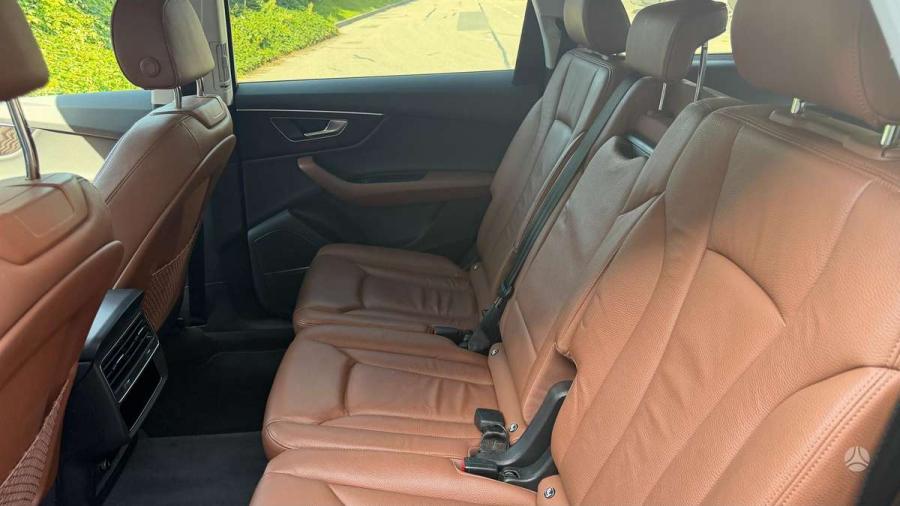 Grey Audi Q7 2023 in Vilnius, with an engine capacity of 3.00 L and mileage of 109 thousand km for 46000 €, photo 31 on AUTOMOTO.COM.LV