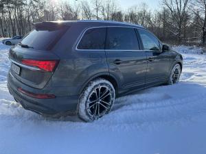 Grey Audi Q7 2025 in Vilnius, with an engine capacity of 2.97 L and mileage of 13 thousand km for 82500 €, photo 6 on AUTOMOTO.COM.LV