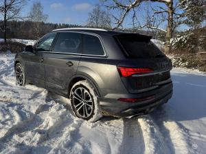 Grey Audi Q7 2025 in Vilnius, with an engine capacity of 2.97 L and mileage of 13 thousand km for 82500 €, photo 8 on AUTOMOTO.COM.LV