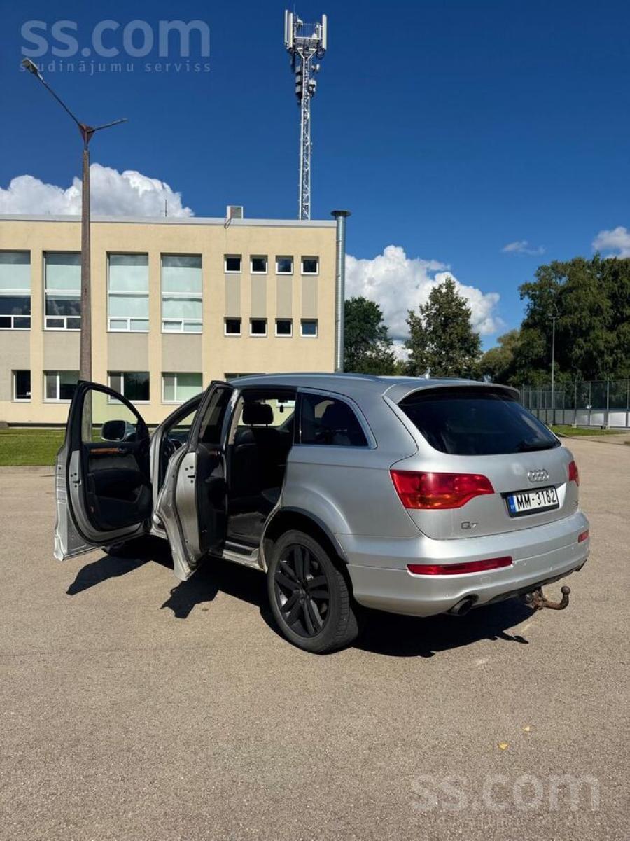Pelēks Audi Q7 2008 Cēsis, ar dzinēja tilpumu 3.00 L un nobraukumu 375 tūkst. km par 5800 €, foto 5 vietnē AUTOMOTO.COM.LV