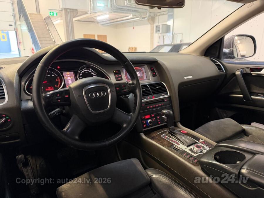 Grey Audi Q7 2008 in Tallinn, with an engine capacity of 3.00 L and mileage of 235 thousand km for 7499 €, photo 12 on AUTOMOTO.COM.LV