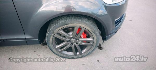 Pelēks Audi Q7 2006 Tallina, ar dzinēja tilpumu 3.00 L un nobraukumu 340 tūkst. km par 6500 €, foto 11 vietnē AUTOMOTO.COM.LV