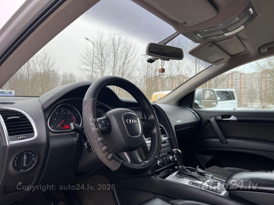 Grey Audi Q7 2006 in Narva, with an engine capacity of 3.00 L and mileage of 345 thousand km for 3799 €, photo 30 on AUTOMOTO.COM.LV