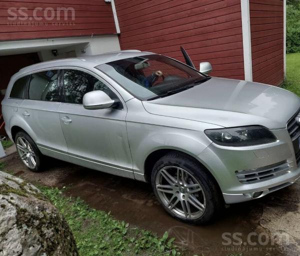 Pelēks Audi Q7 2006 Valmiera, ar dzinēja tilpumu 3.00 L un nobraukumu 300 tūkst. km par 1500 €, foto 1 vietnē AUTOMOTO.COM.LV