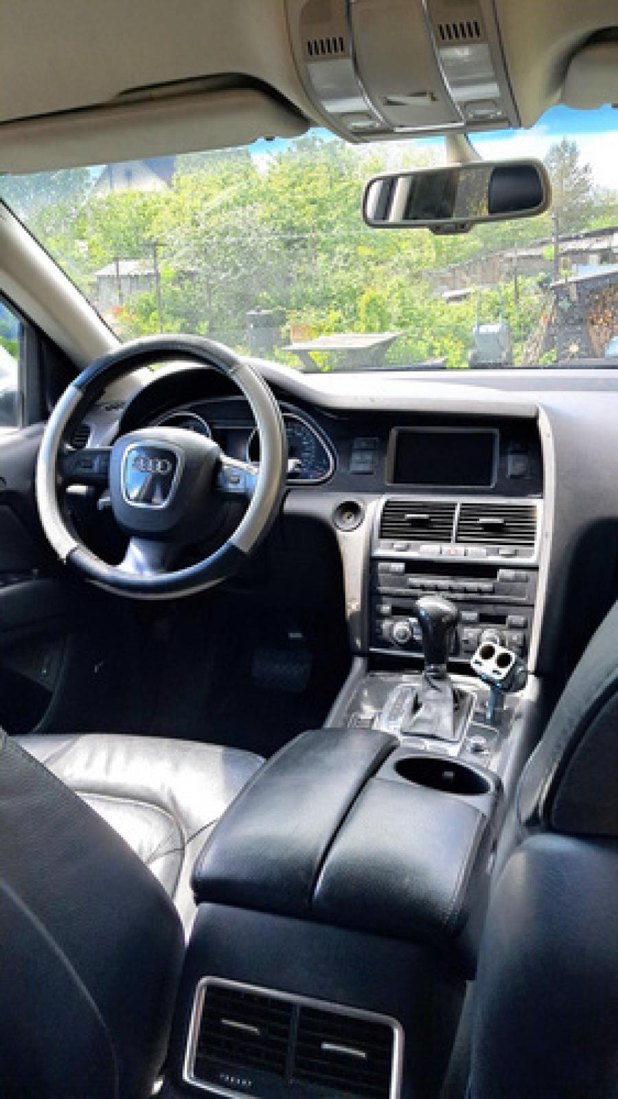 Pelēks Audi Q7 2006 Kohtla-Jerve, ar dzinēja tilpumu 0.00 L un nobraukumu 309 tūkst. km par 6000 €, foto 4 vietnē AUTOMOTO.COM.LV