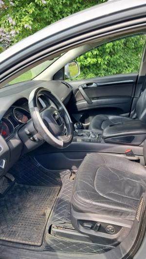 Pelēks Audi Q7 2006 Kohtla-Jerve, ar dzinēja tilpumu 0.00 L un nobraukumu 309 tūkst. km par 6000 €, foto 18 vietnē AUTOMOTO.COM.LV