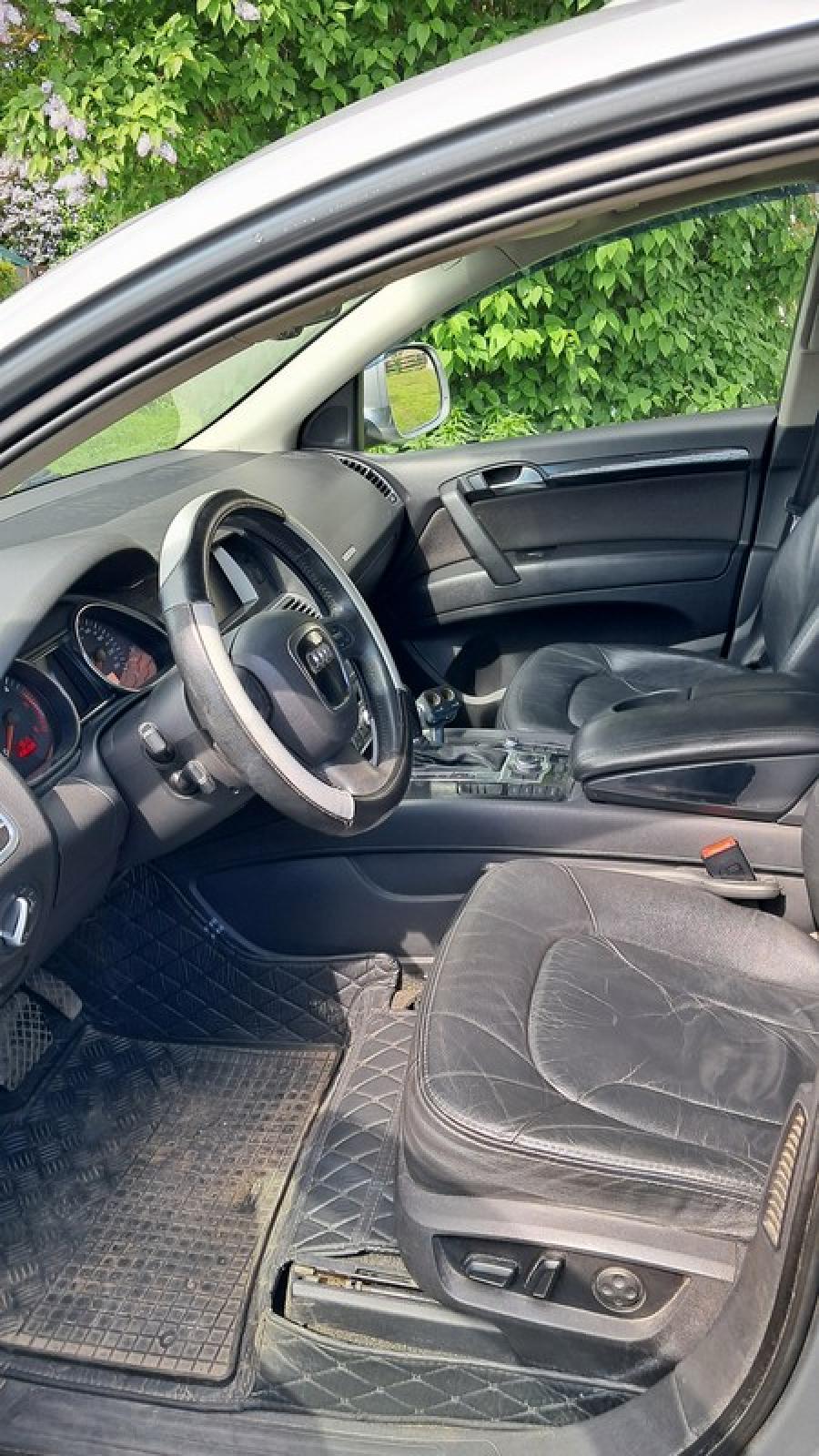 Pelēks Audi Q7 2006 Kohtla-Jerve, ar dzinēja tilpumu 0.00 L un nobraukumu 309 tūkst. km par 6000 €, foto 18 vietnē AUTOMOTO.COM.LV