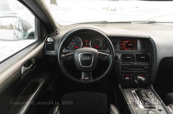 Grey Audi Q7 2007 in Tartu, with an engine capacity of 3.00 L and mileage of 297 thousand km for 6500 €, photo 8 on AUTOMOTO.COM.LV